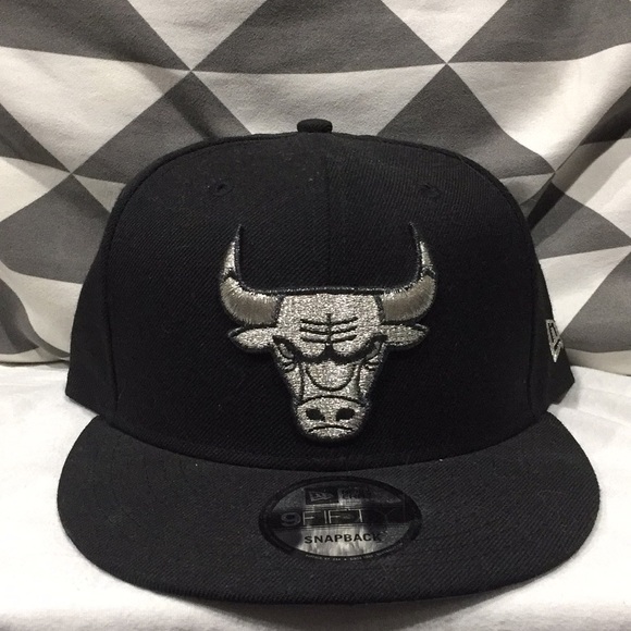New Era | Accessories | Chrome Bulls Logo 9fifty New Era Snapback ...